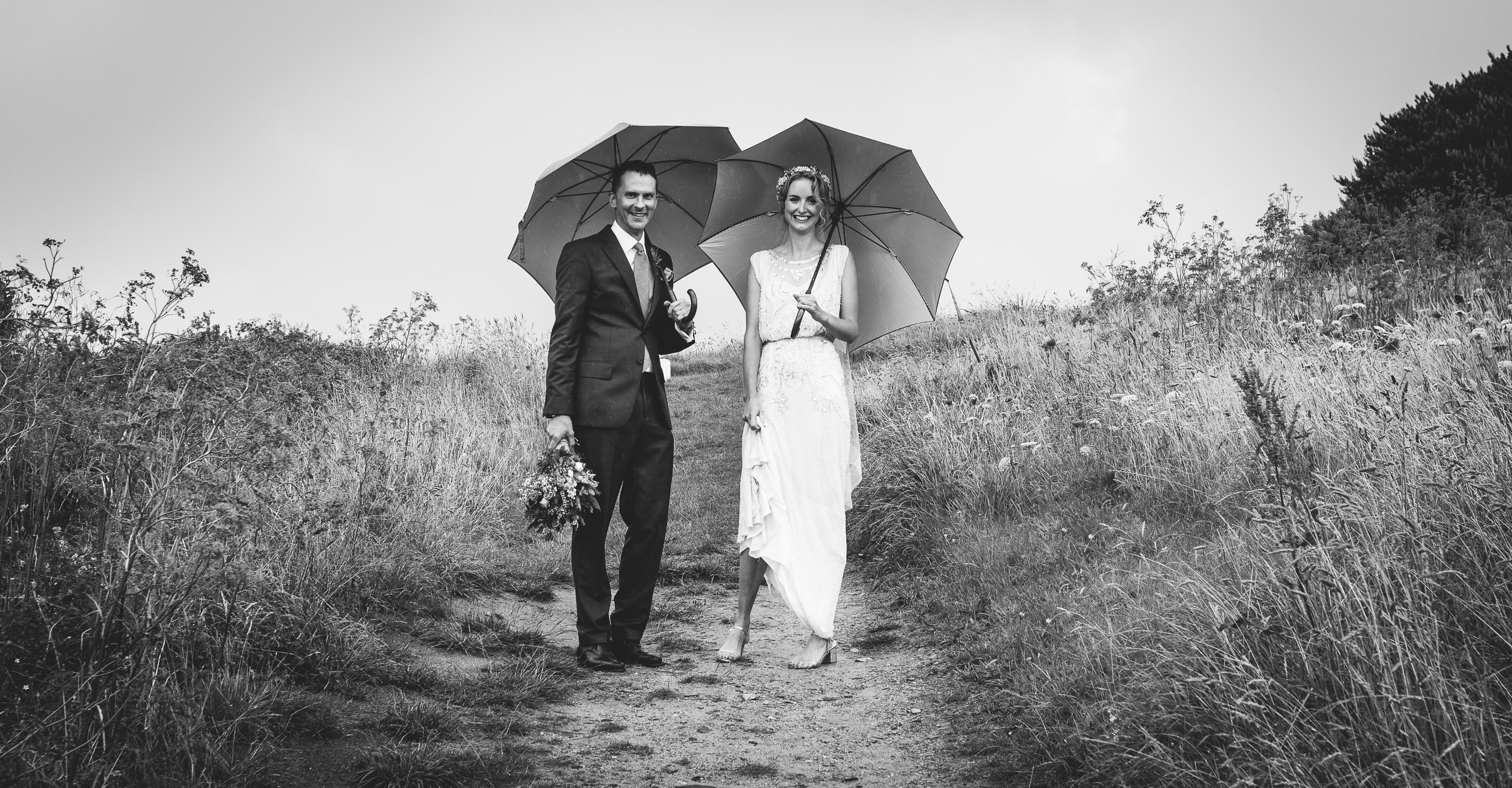 AMBER & JIM DAYMER BAY, CORNWALL - Sarah Gray Photography